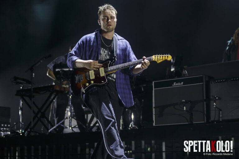 Sam Fender in concerto alla ChorusLife Arena di Bergamo (fotogallery ...