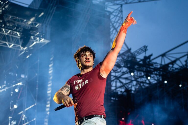 Olly, esce il 10 luglio la raccolta "Tutta vita - Live (Stadio Luigi ...